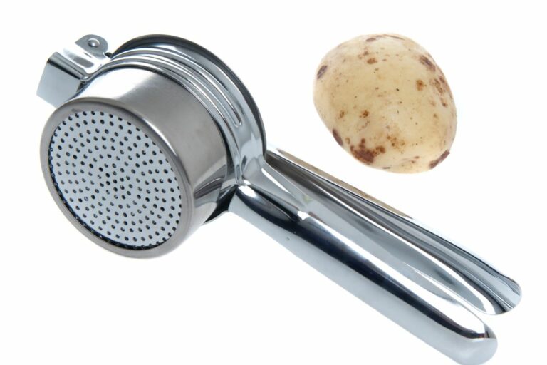 Grater 101: Types Of Graters And What To Use Them For - Eat Think Be Merry